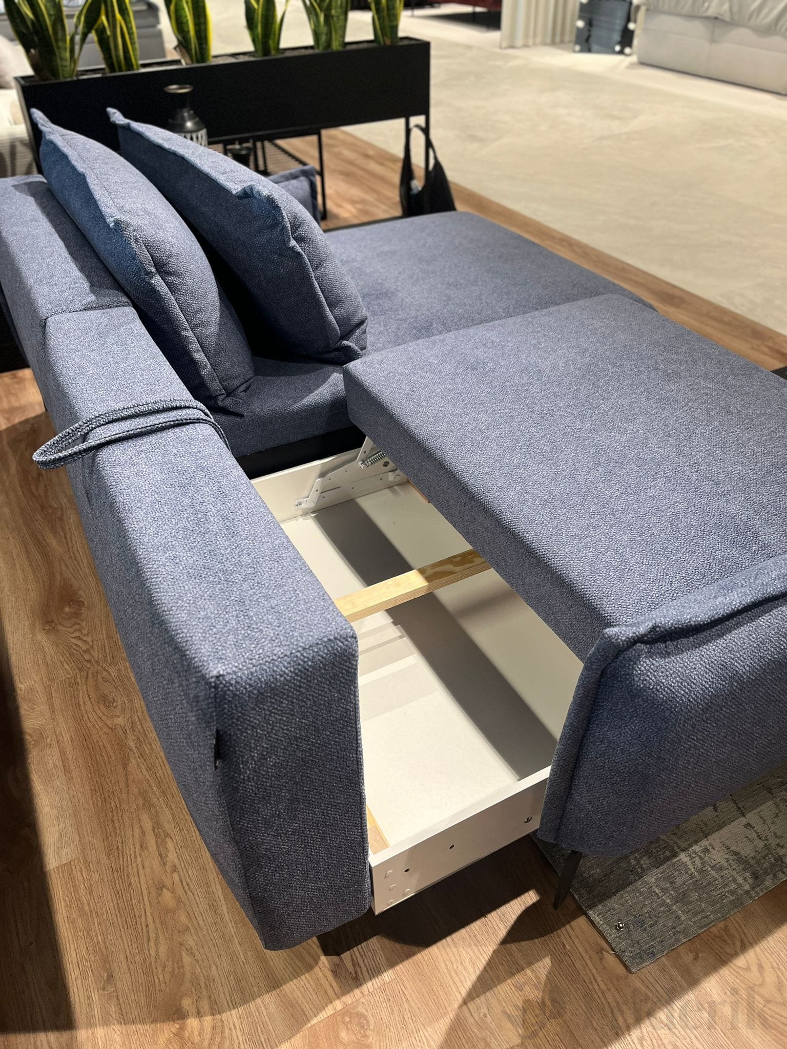 Ecksofa GLOSSY mit Bettkasten & Schlaffunktion – kompakt & modern ...